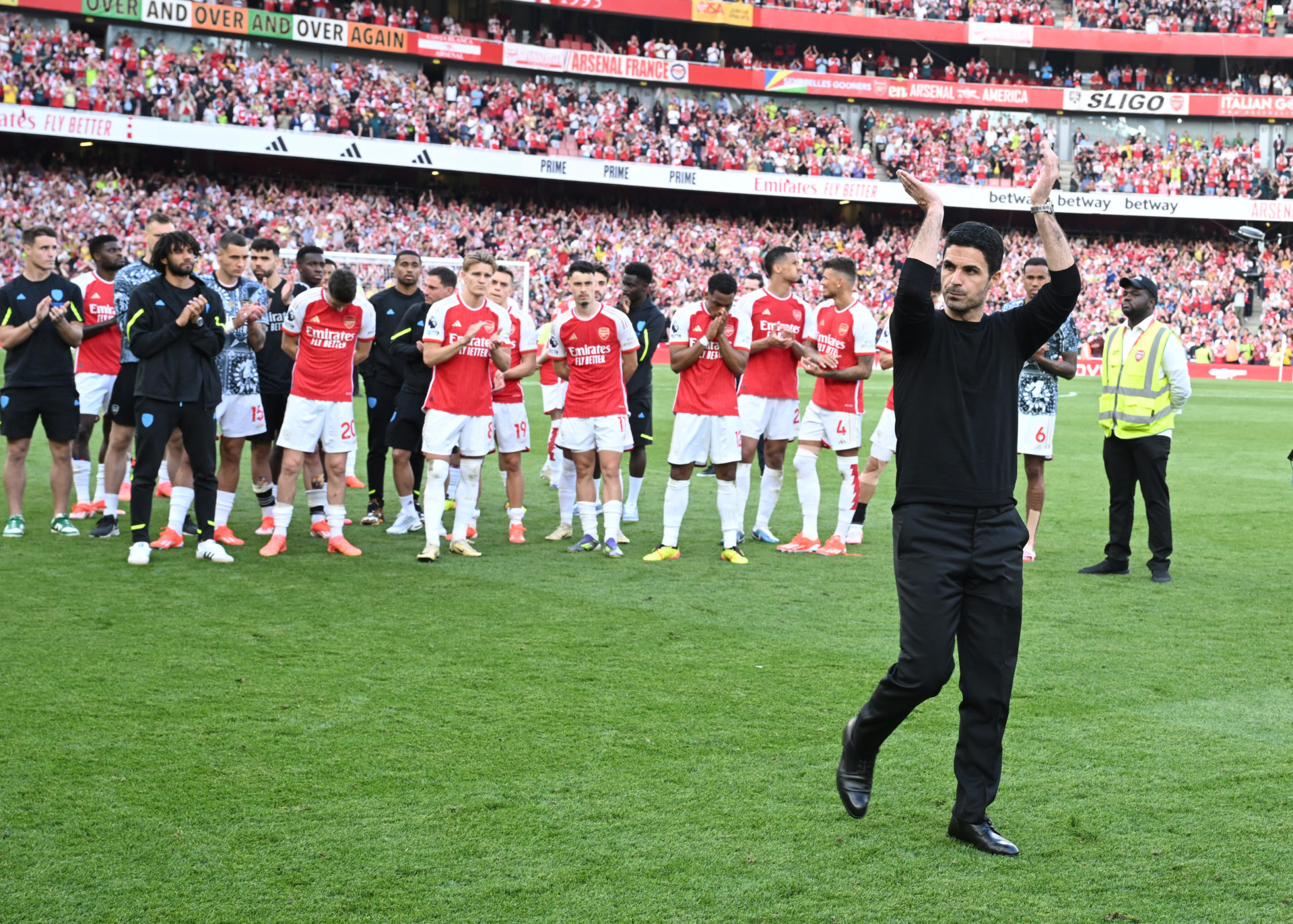 Five former Arsenal stars spotted in Emirates crowd v Everton ...