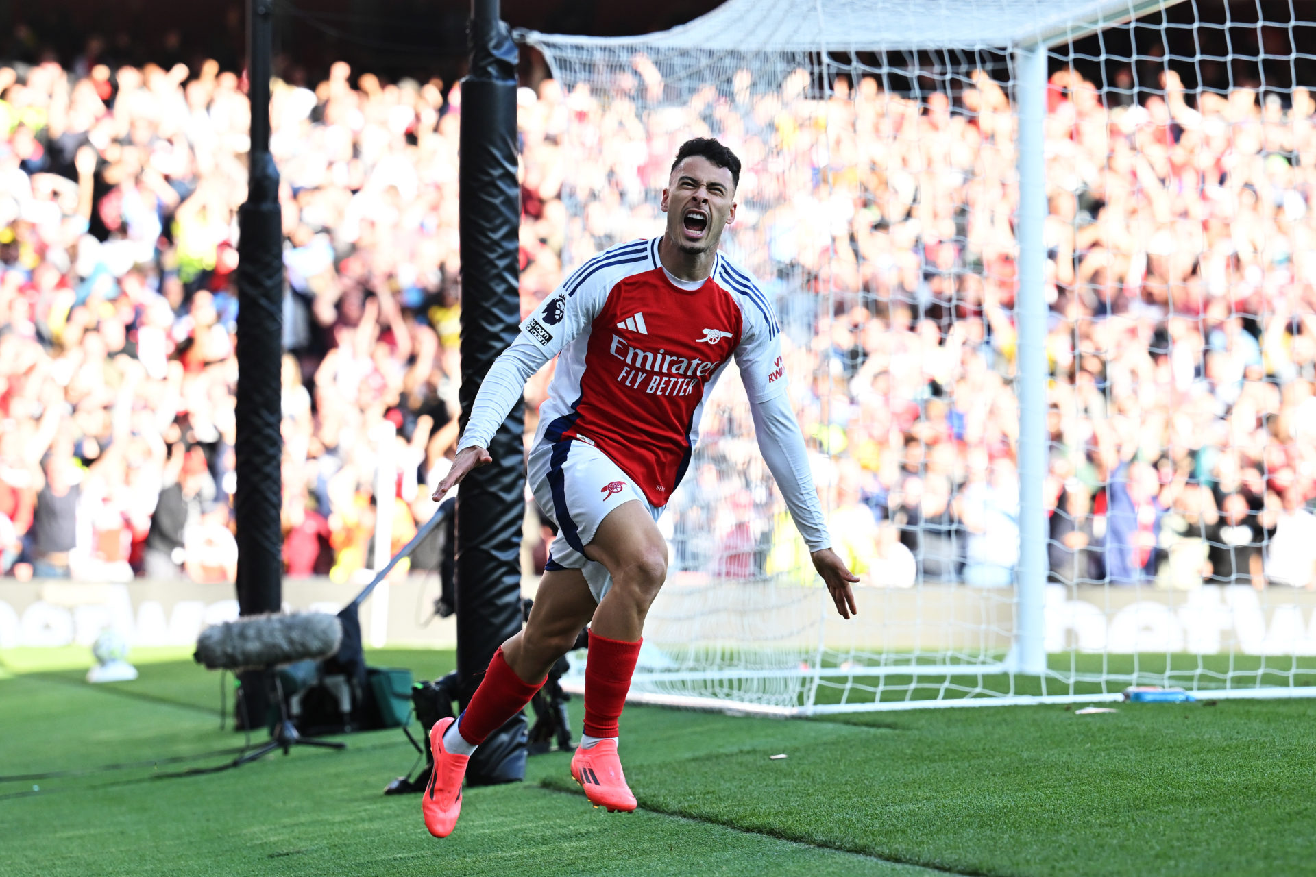 Gabriel Martinelli can claim a piece of Arsenal history 'no other ...