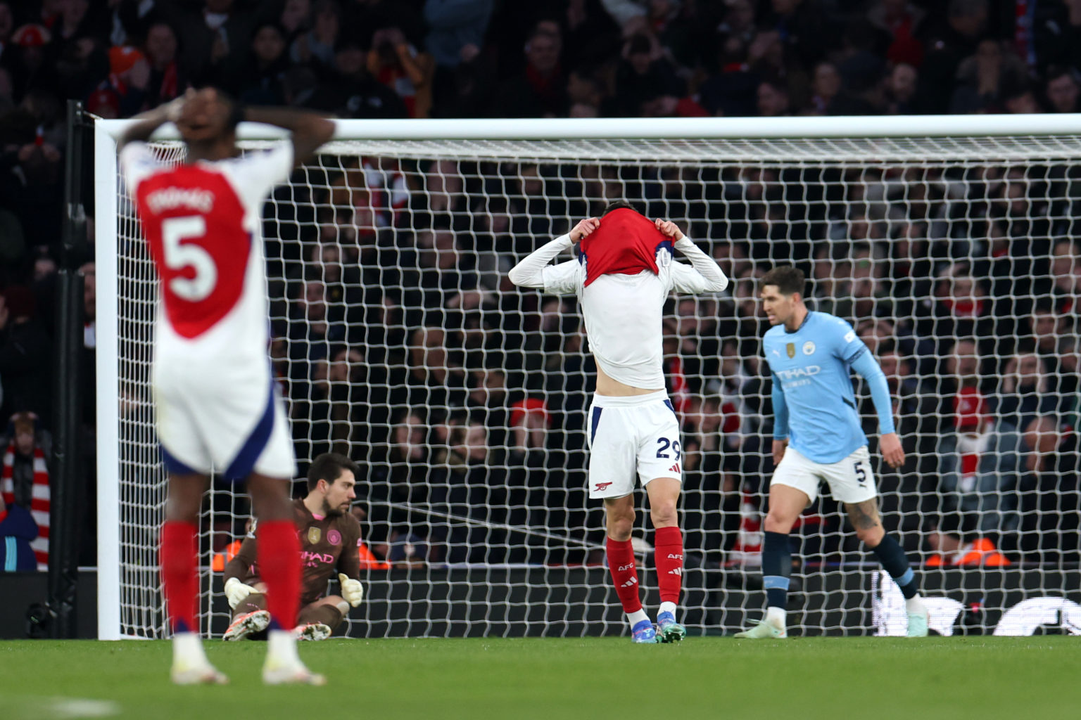 Arsenal board are making a serious transfer deadline day error after ...