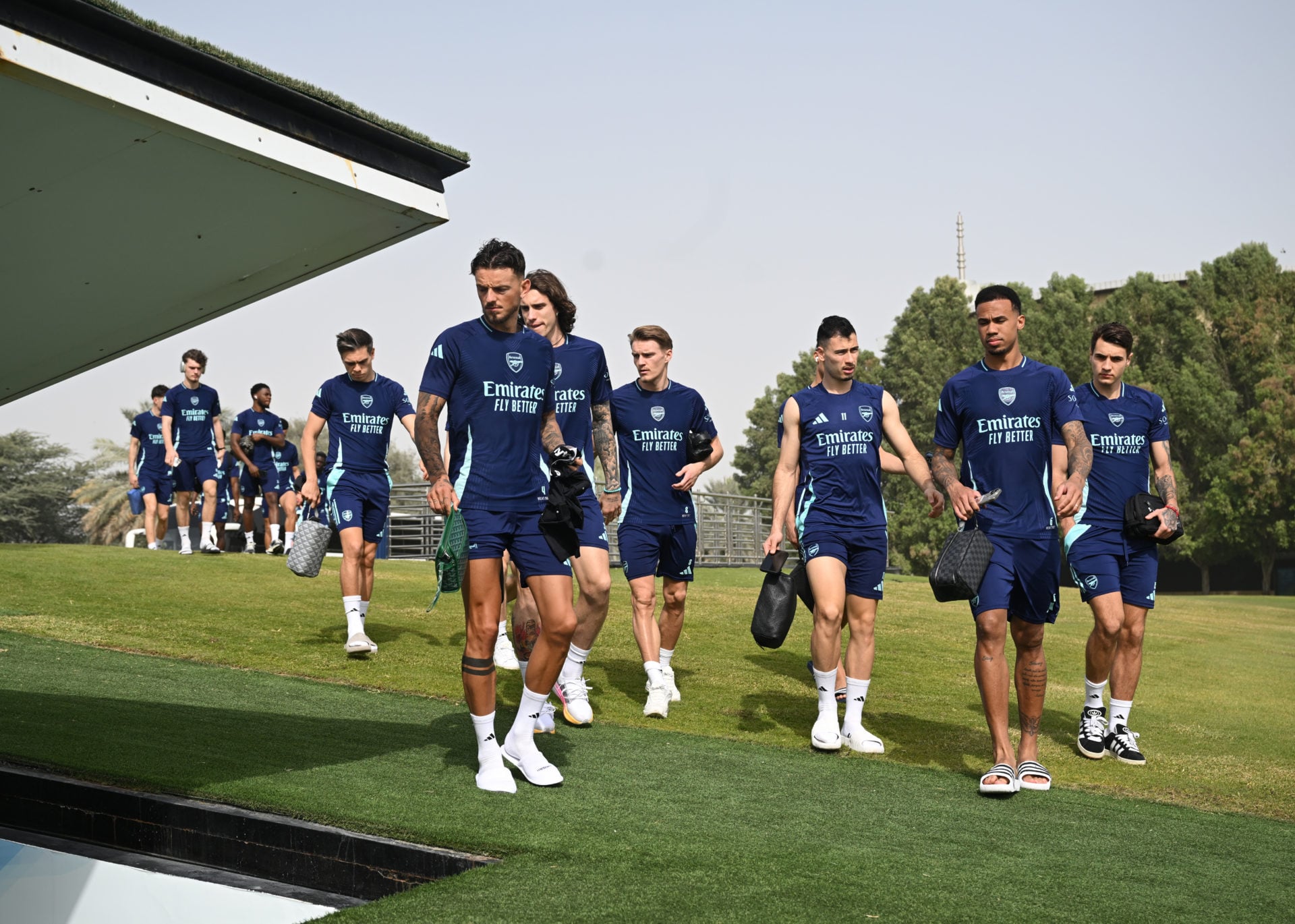 Cult-hero spotted with Arsenal squad in Dubai after leaving the club ...