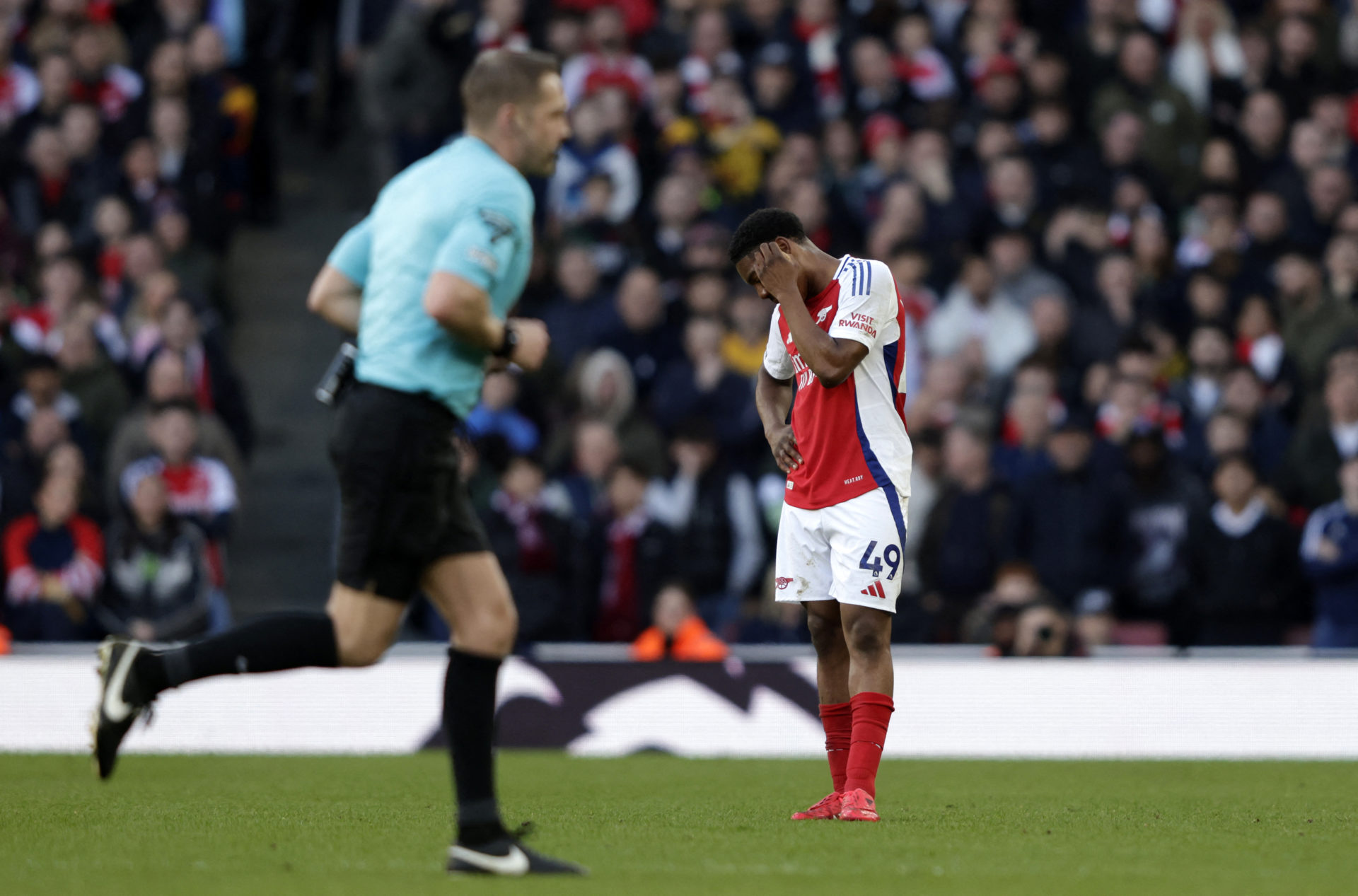 Ex-referee Mike Dean gives verdict on Myles Lewis-Skelly red card as ...