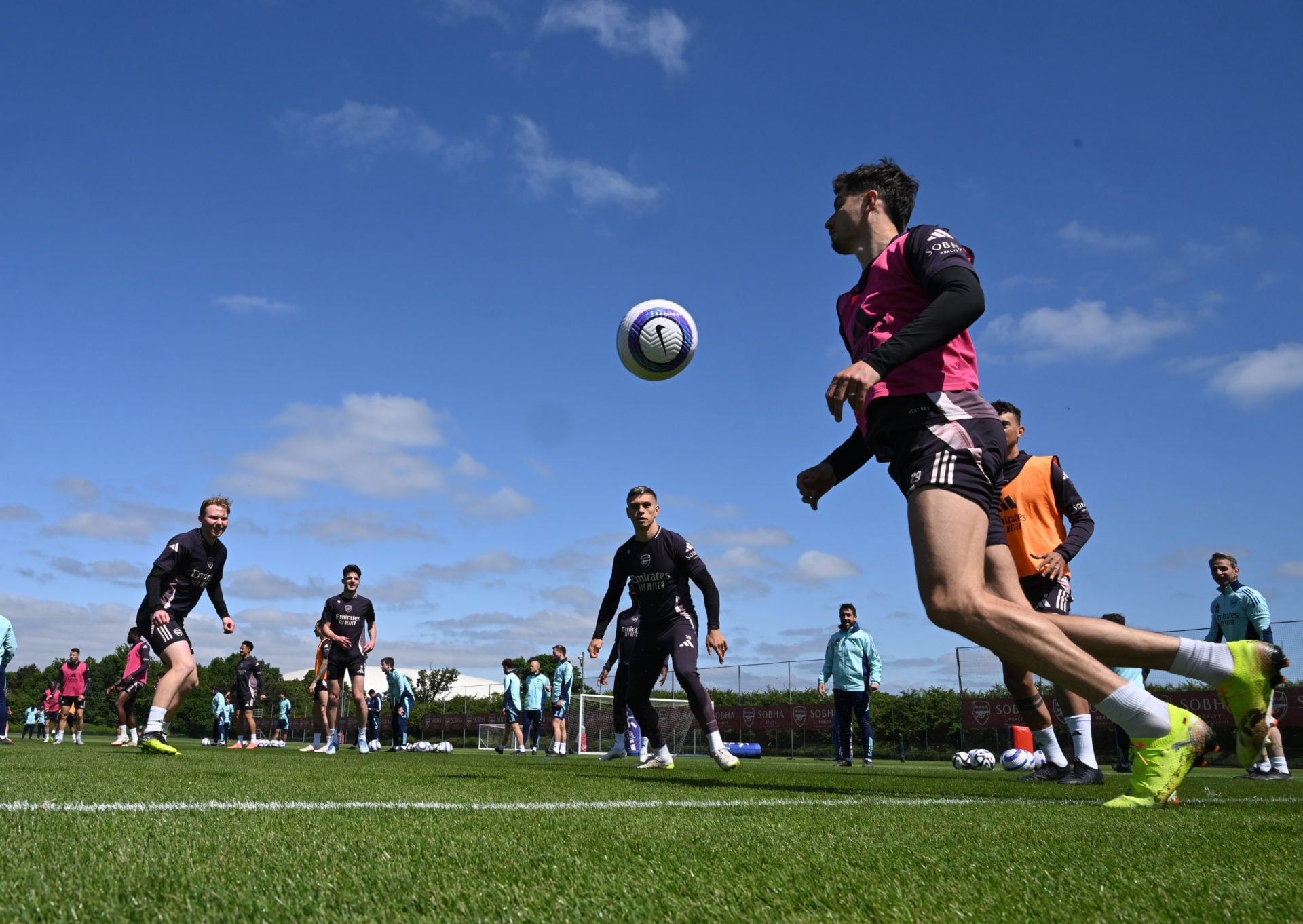 'Unbelievable' player looks absolutely massive in pre-season training ...
