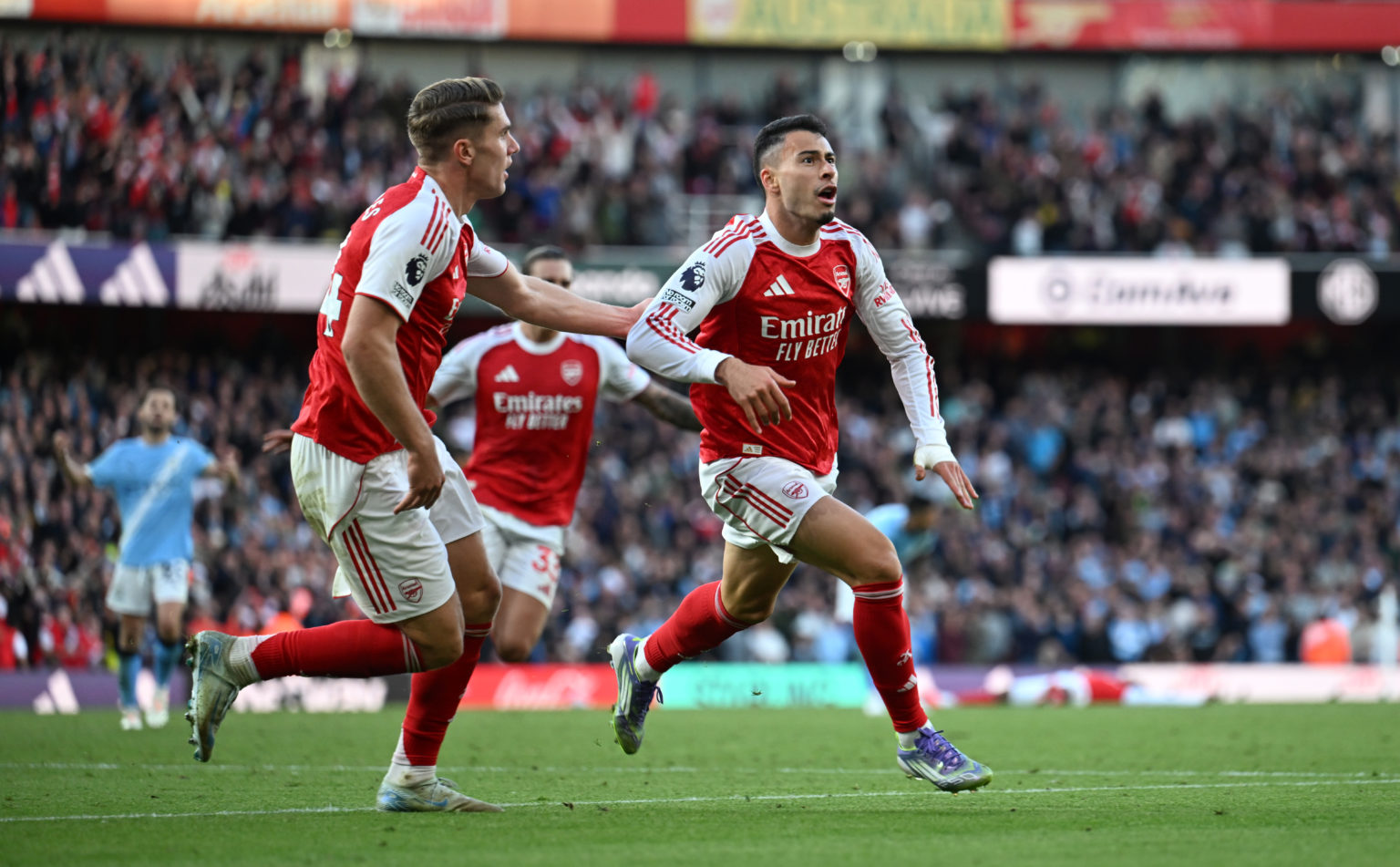 Steve Sidwell reckons Arsenal now actually have too many players in one ...