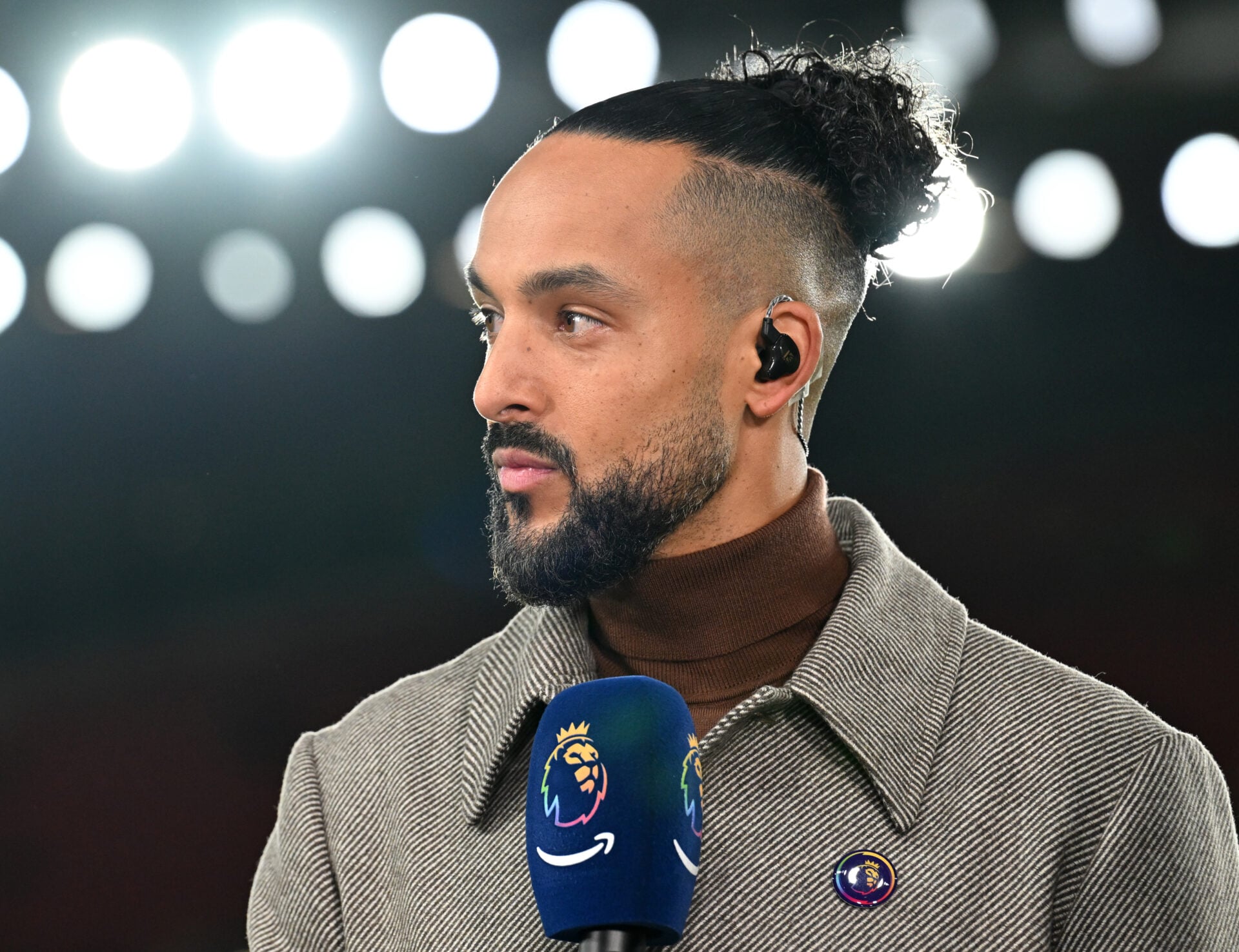 Theo Walcott refuses to change his Premier League winners prediction ...